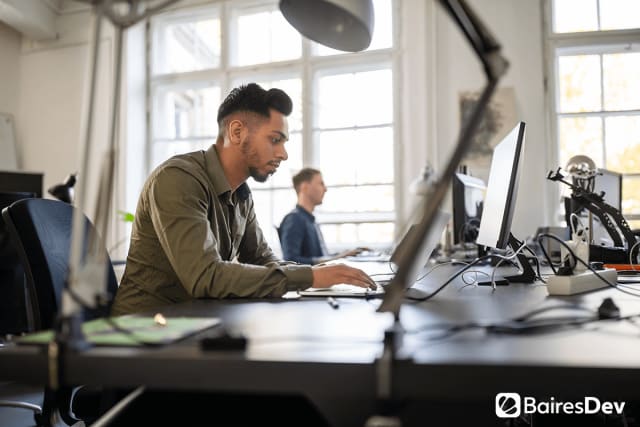 6 Signs to Look For When Hiring Web Developers