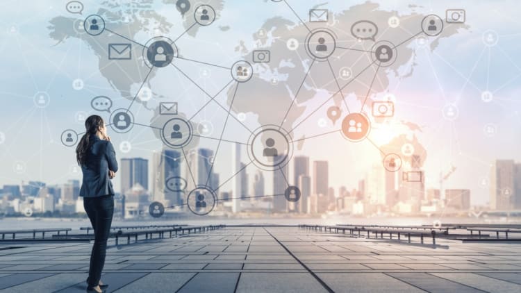 Leveraging the Hybrid Outsourcing Model for Maximum Software Development Benefits | Blog - BairesDev